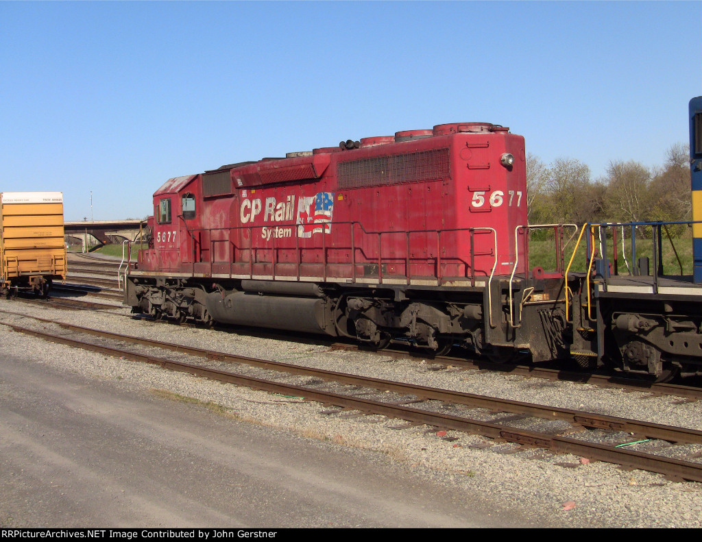 CP Rail #5677